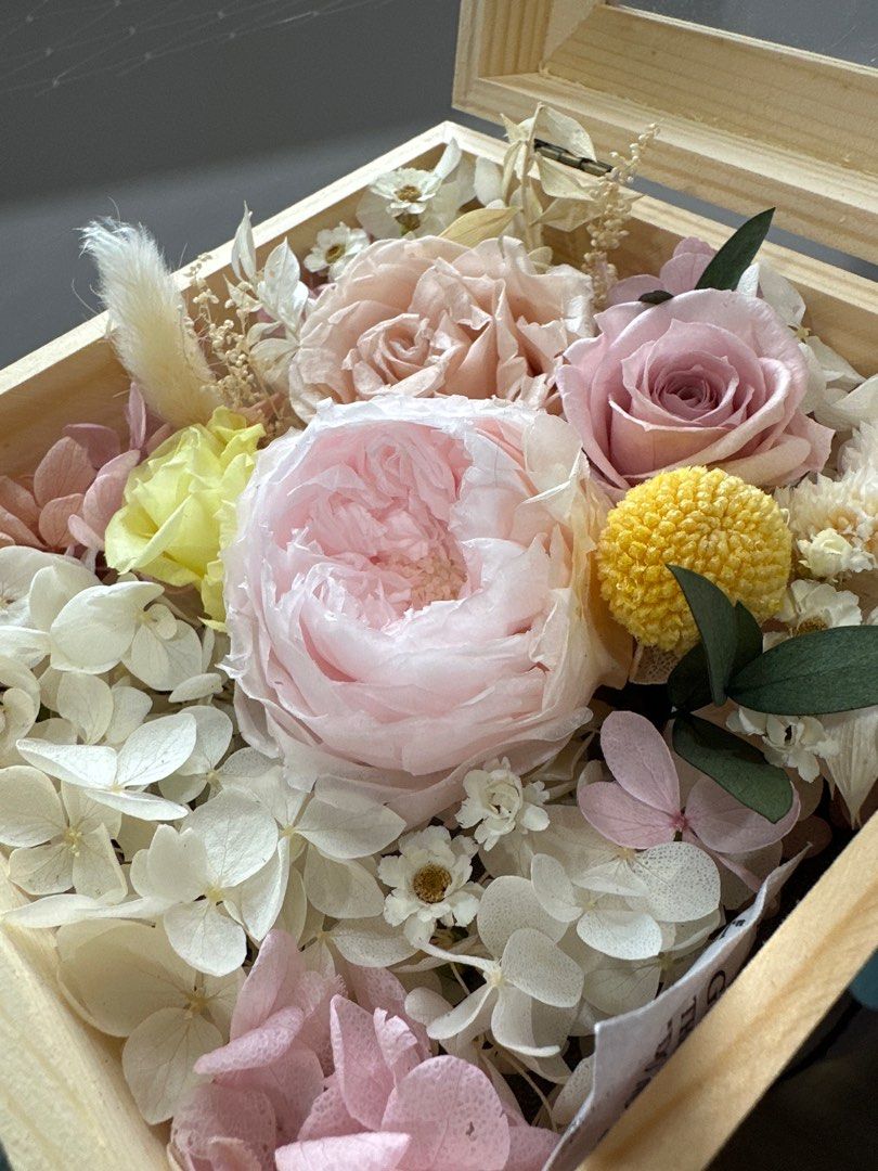Preserved Flower Bloom Box in Pink, Furniture & Home Living, Home Decor ...