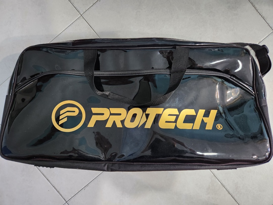 PROTECH Badminton Bag, Sports Equipment, Sports & Games, Racket & Ball Sports on Carousell