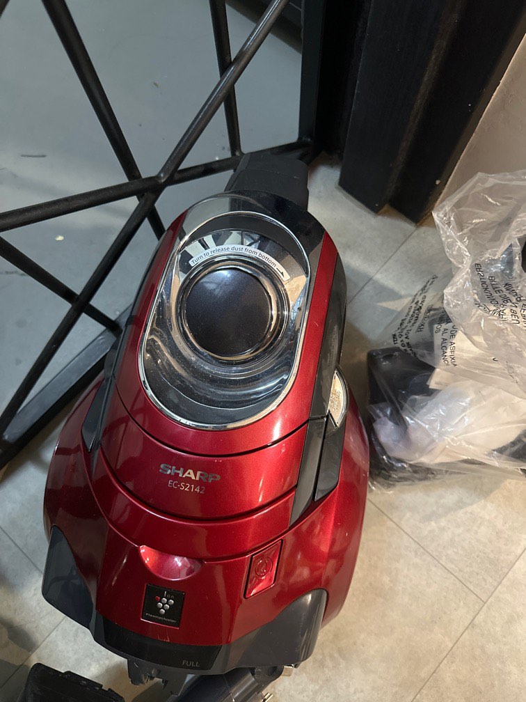 SHARP EC-S2142 vacuum cleaner (maroon), TV & Home Appliances, Vacuum ...