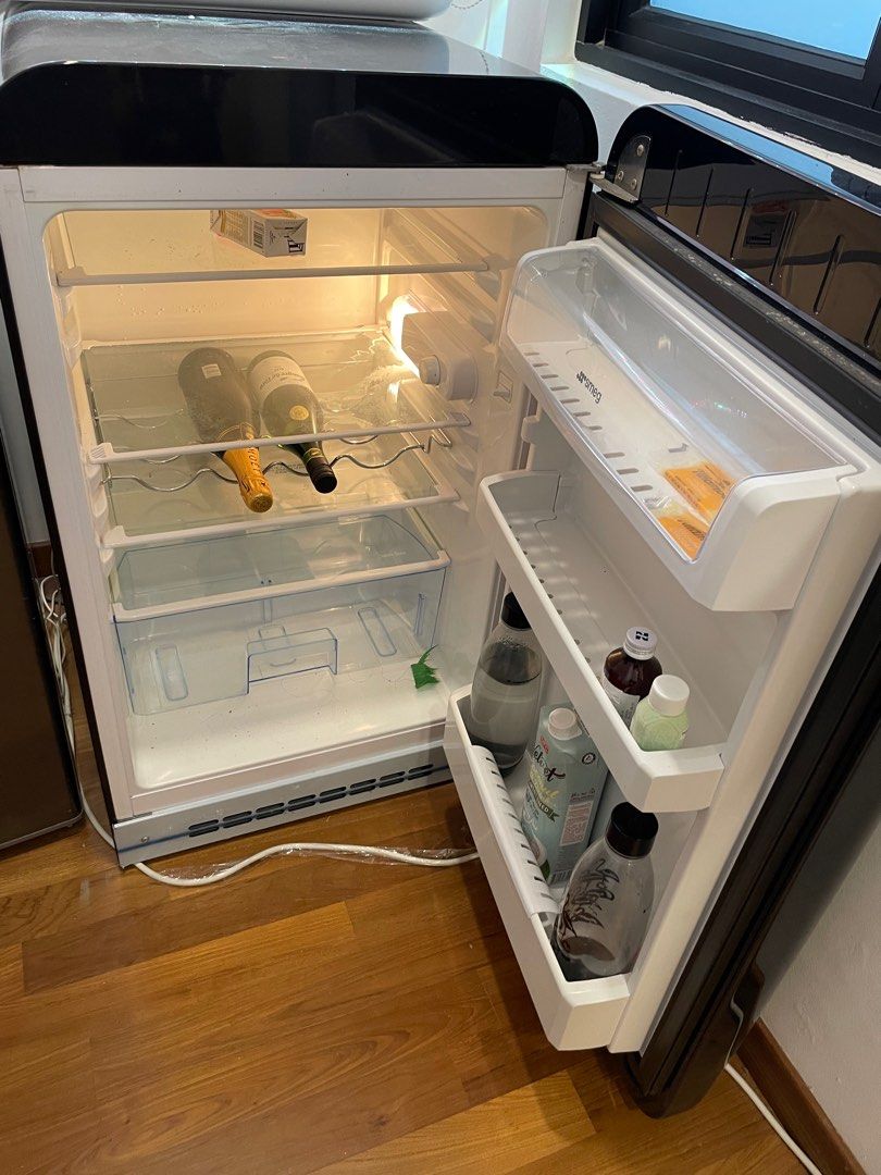 Smeg fab10 mini-fridge, black 135l, TV & Home Appliances, Kitchen ...