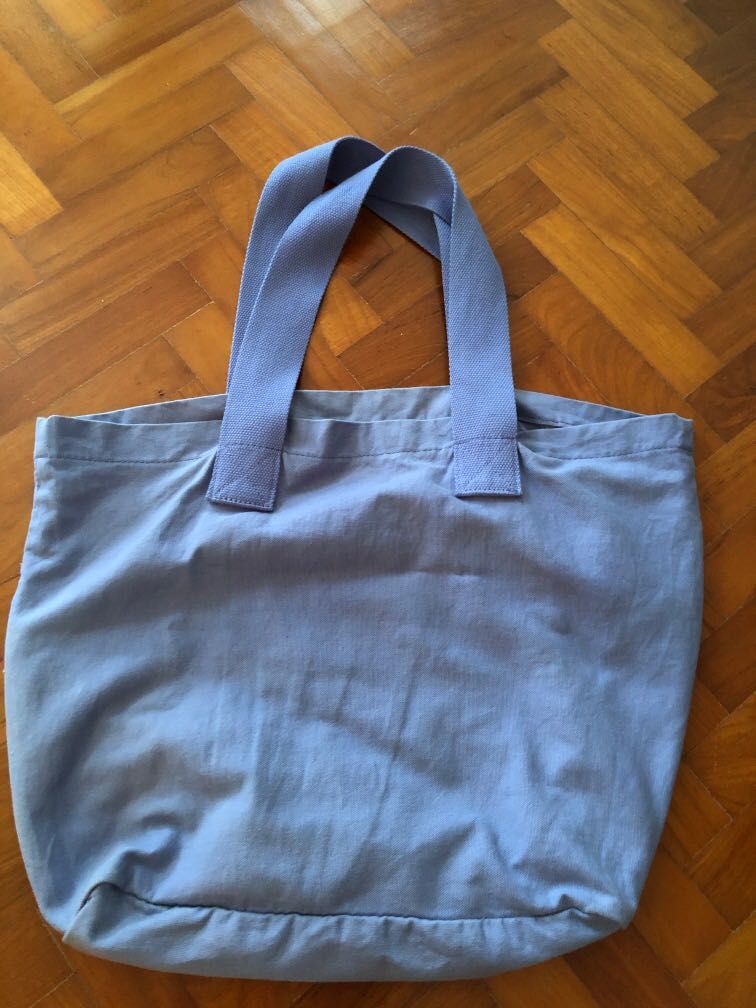 Snoopy x Yale tote bag, Women's Fashion, Bags & Wallets, Tote Bags on ...