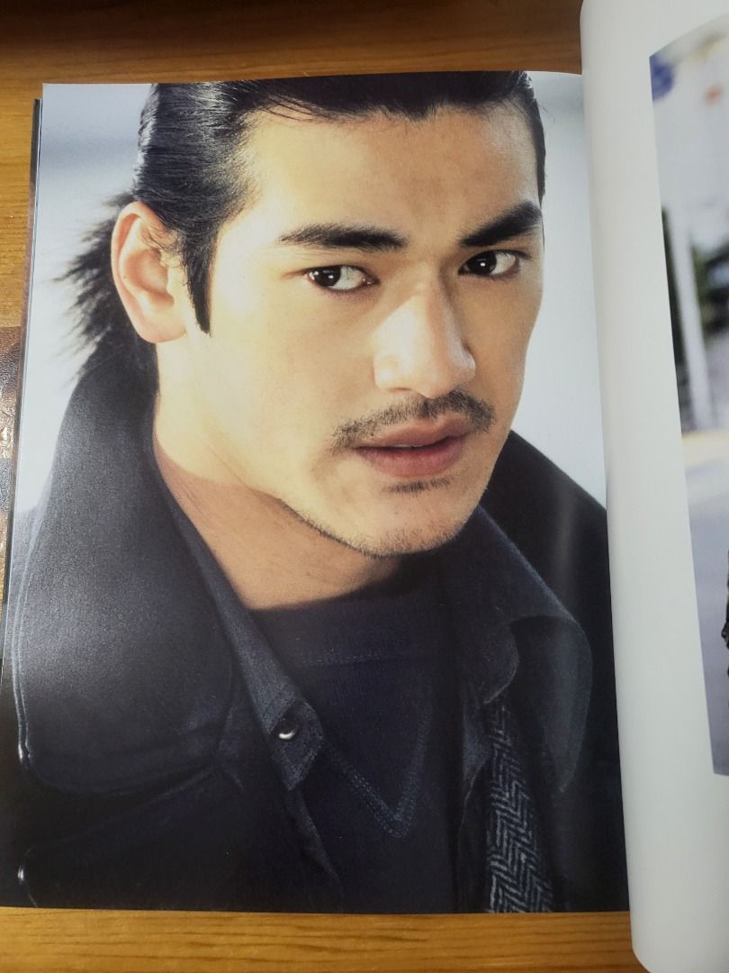 Takeshi Kaneshiro 金城武 Sleepless Town Photo Album 不夜城 寫真集, 興趣及遊戲, 收藏品及 ...
