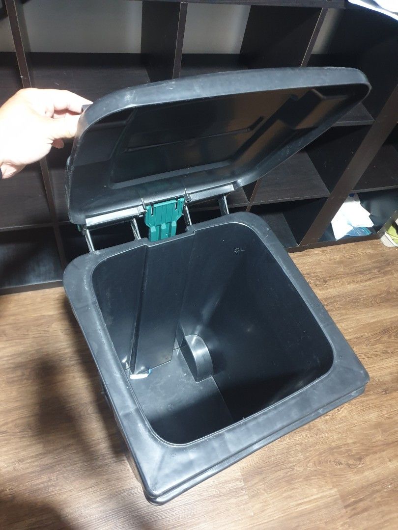 Toyogo Recycle Step Bin with Wheels 120 Litres (model 1009), Furniture ...