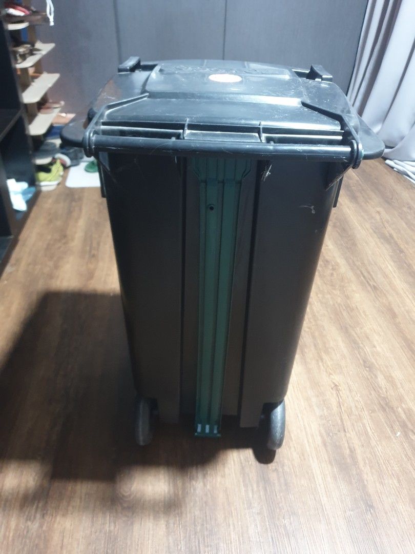 Toyogo Recycle Step Bin with Wheels 120 Litres (model 1009), Furniture ...