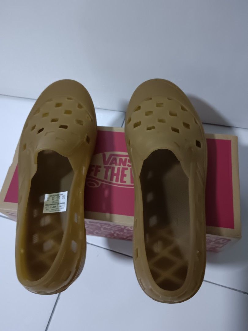Vans Slip On Trek - Root Beer, Men's Fashion, Footwear, Sneakers on ...