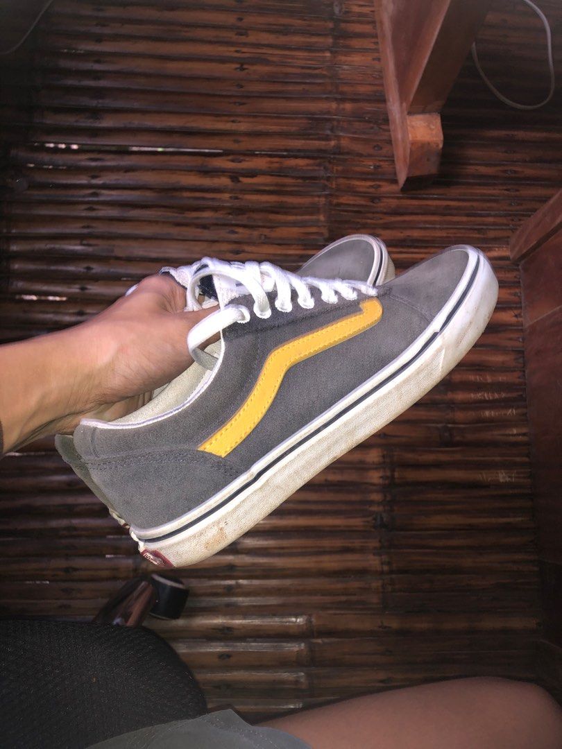 Vanz Shoes, Men's Fashion, Footwear, Sneakers on Carousell