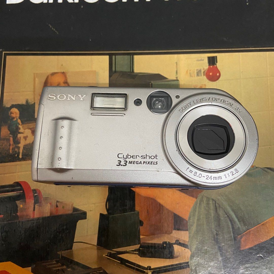 Vintage Sony CyberShot Camera CCD, Photography, Cameras on Carousell