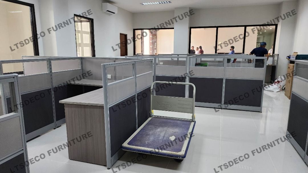 WORKSTATION FABRIC WITH GLASS OFFICE PARTITION | OFFICE FURNITURE ...