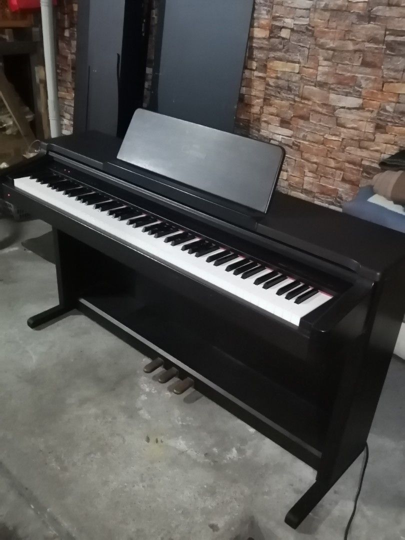 Yamaha Clavinova CLP-133 Stereo, Hobbies & Toys, Music & Media, Musical Instruments on Carousell