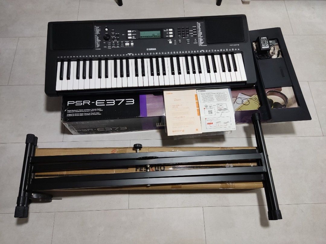 YAMAHA PSR-E373 Keyboard with Stand, Hobbies & Toys, Music & Media ...