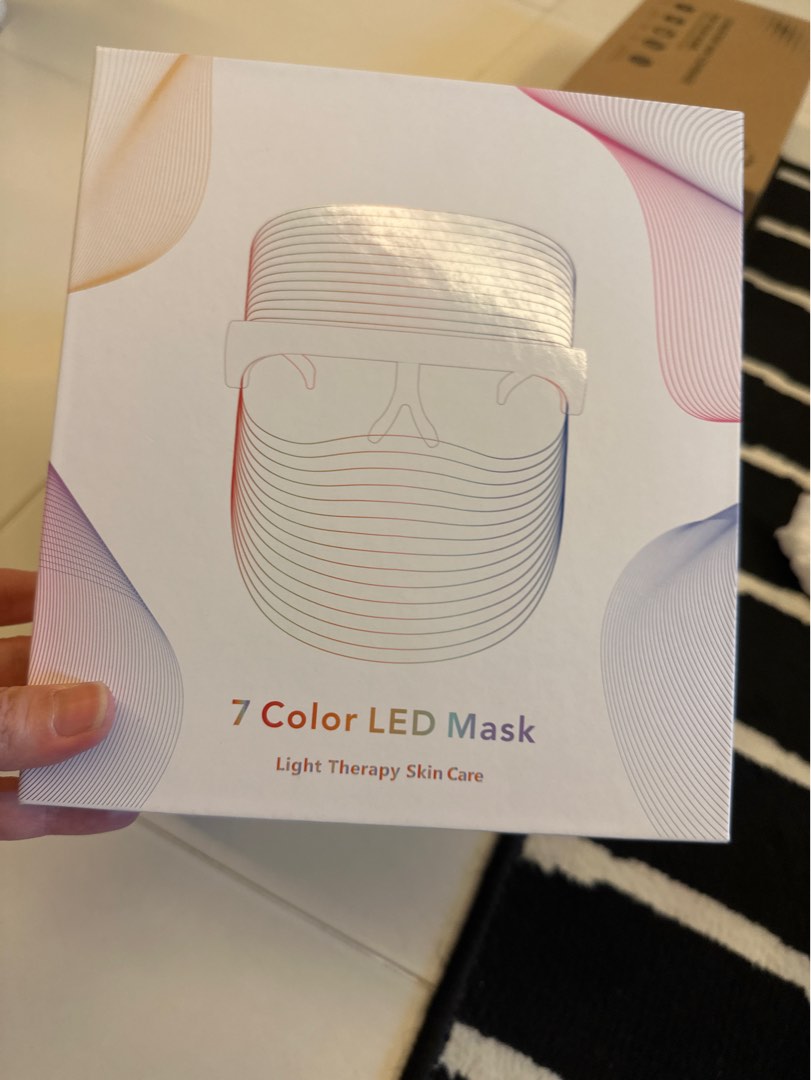7 colour LED mask, Beauty & Personal Care, Face, Face Care on Carousell