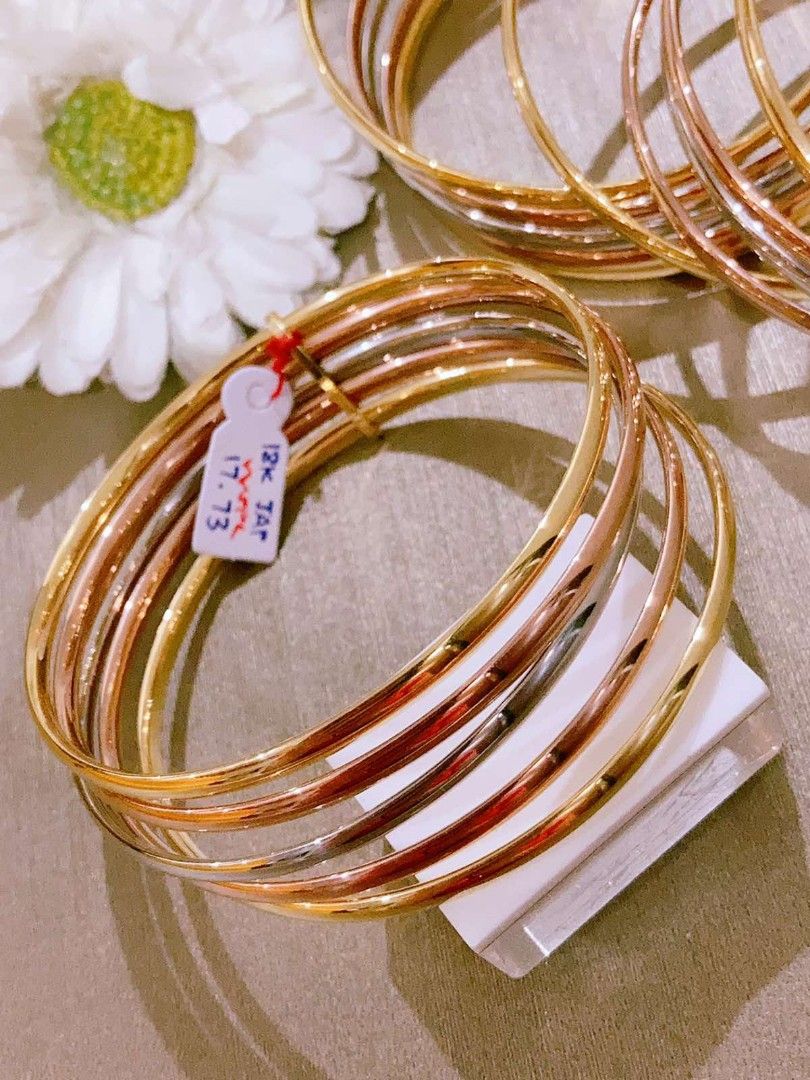 7days 18k Gold Bangles on Carousell