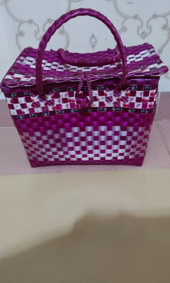 Bag anyaman, Women's Fashion, Bags & Wallets, Beach Bags on Carousell