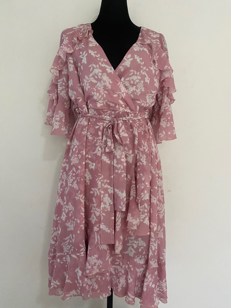 Barely used dress, Women's Fashion, Dresses & Sets, Dresses on Carousell