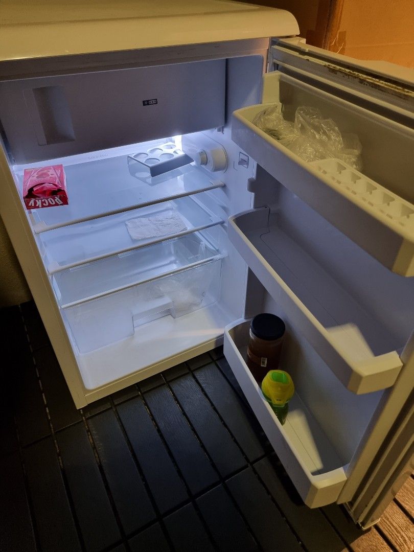 Beko Bar Fridge 114L / Free Delivery, TV & Home Appliances, Kitchen ...