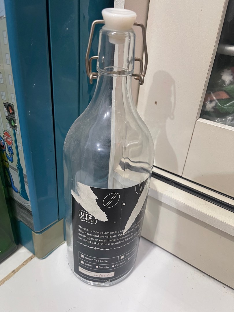 Botol kaca ikea, Kitchen & Appliances di Carousell