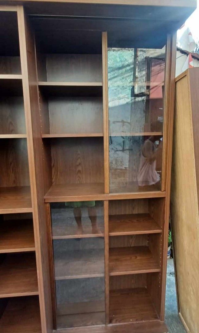 Classsic Sliding Book Shelves/Displayer, Adjustable Shelves on Carousell