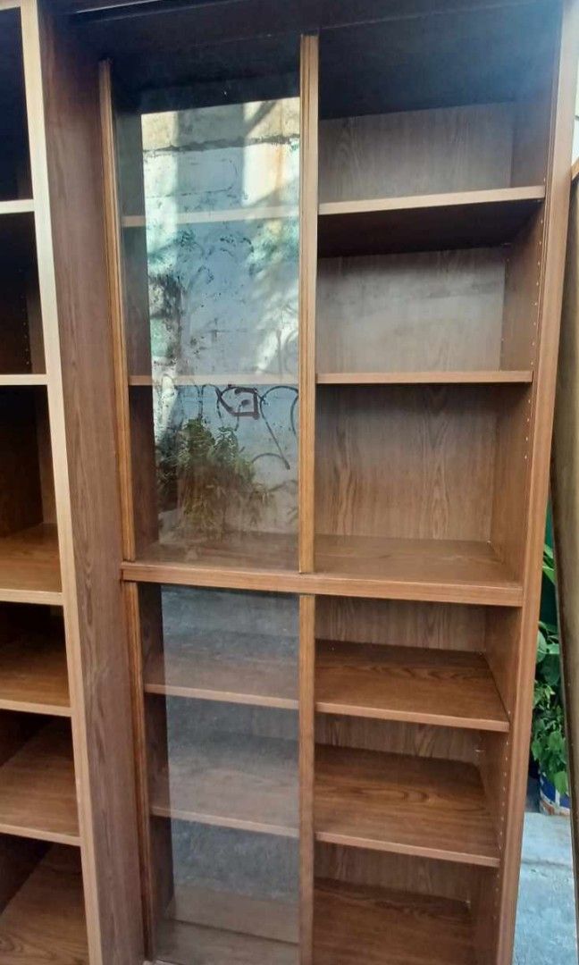 Classsic Sliding Book Shelves/Displayer, Adjustable Shelves on Carousell