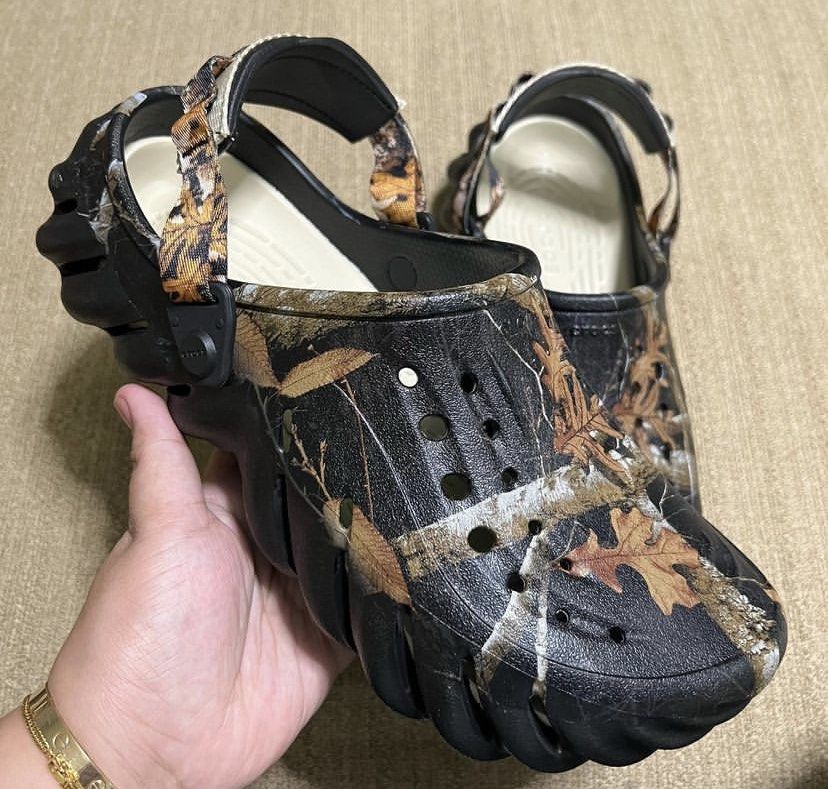Crocs reel tree on Carousell