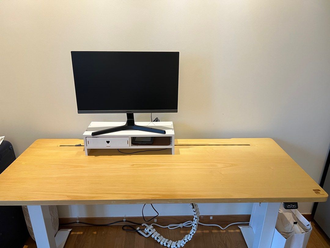Everdesk Lite motorised desk + Free Samsung 24inch FHD monitor ...