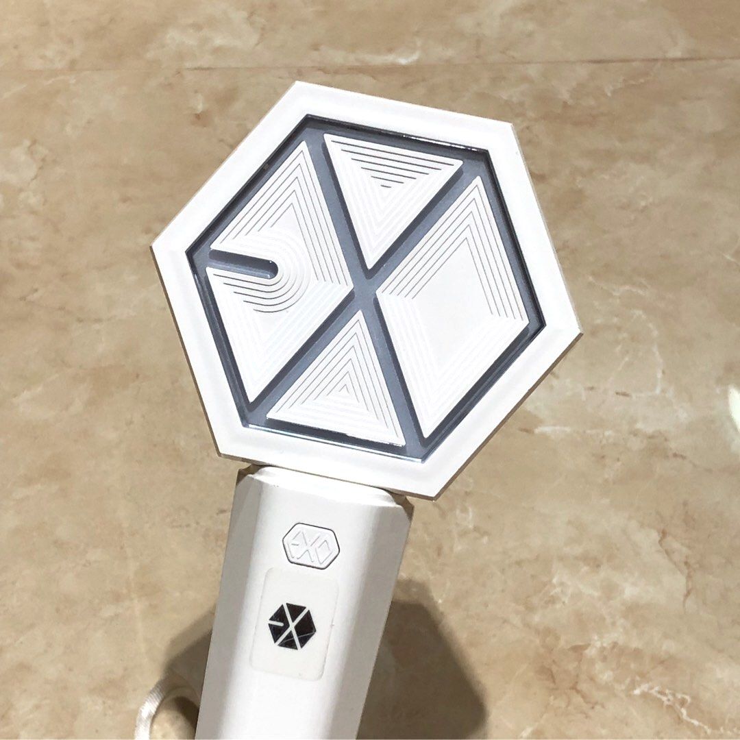 EXO OFFICIAL LIGHT STICK (VER 2), Hobbies & Toys, Memorabilia ...