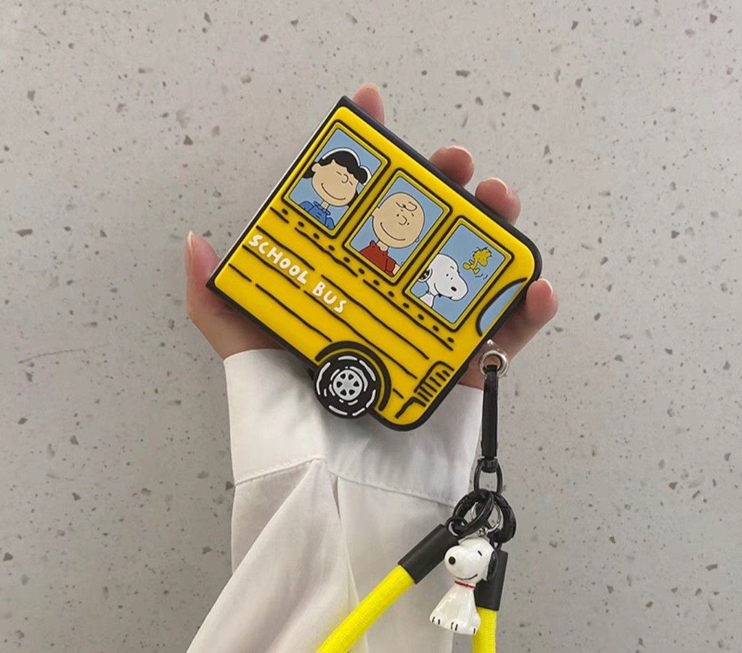Flip 5 Snoopy Case, Mobile Phones & Gadgets, Mobile & Gadget ...