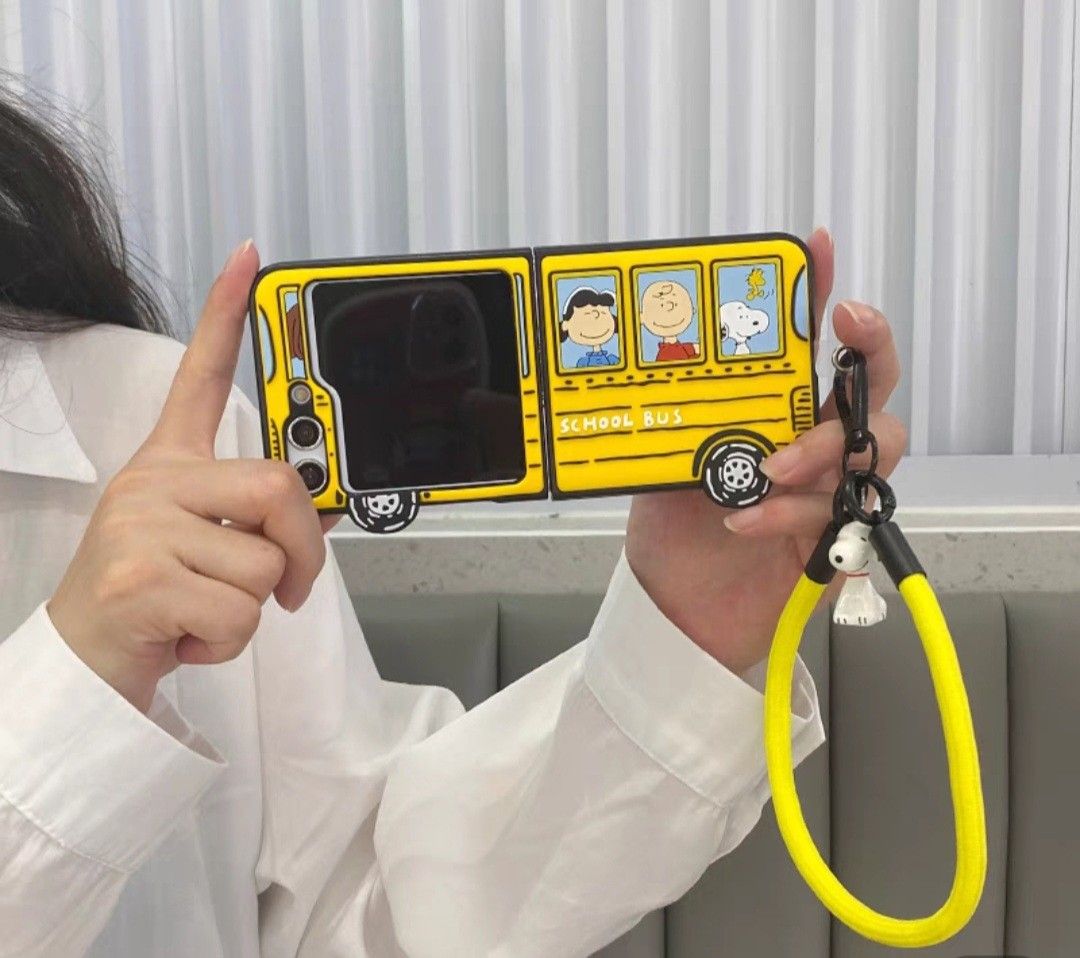 Flip 5 Snoopy Case, Mobile Phones & Gadgets, Mobile & Gadget ...