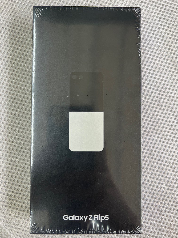 Galaxy Z flip5 5G 256gb (cream), Mobile Phones & Gadgets, Mobile Phones ...