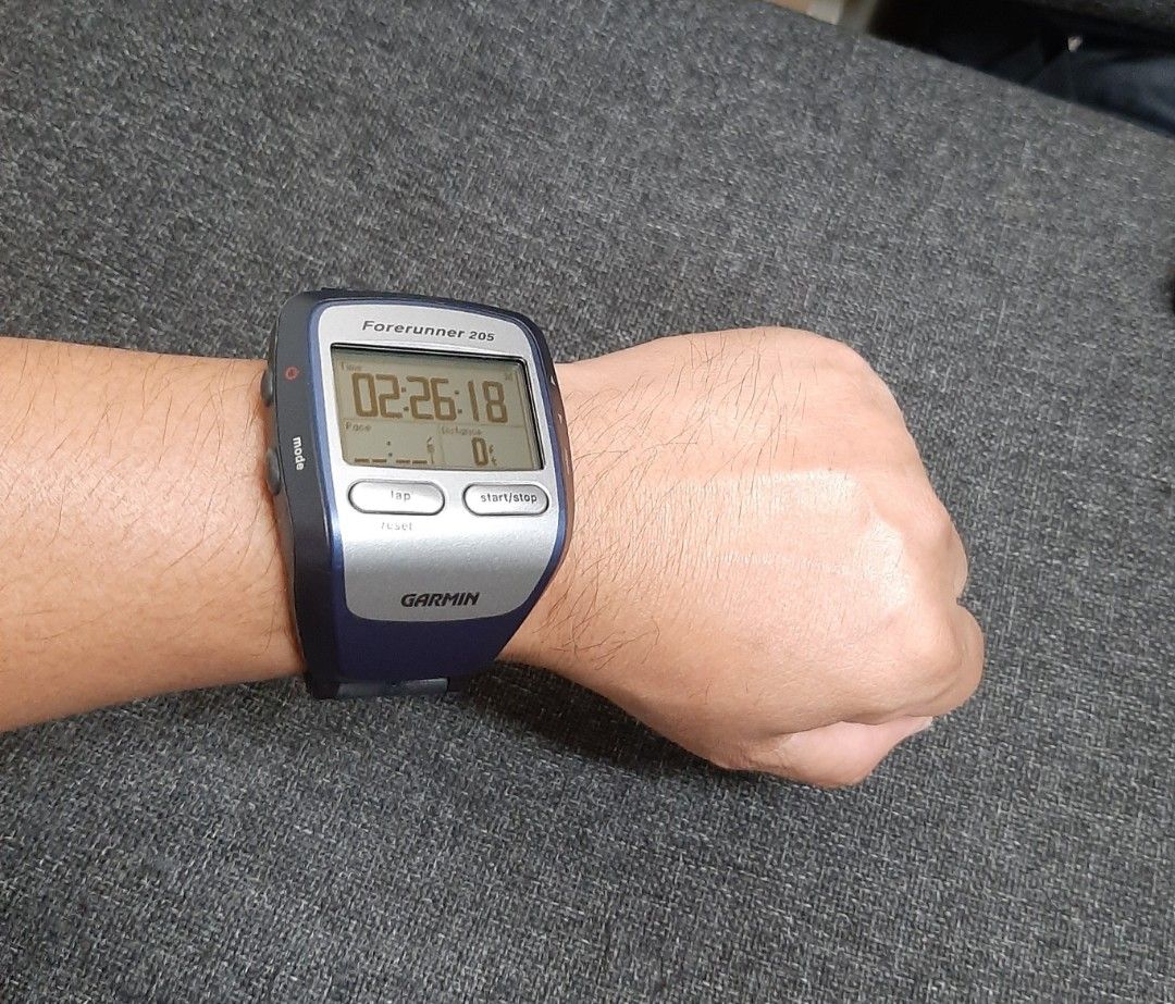 Garmin Forerunner 205 with issue on Carousell