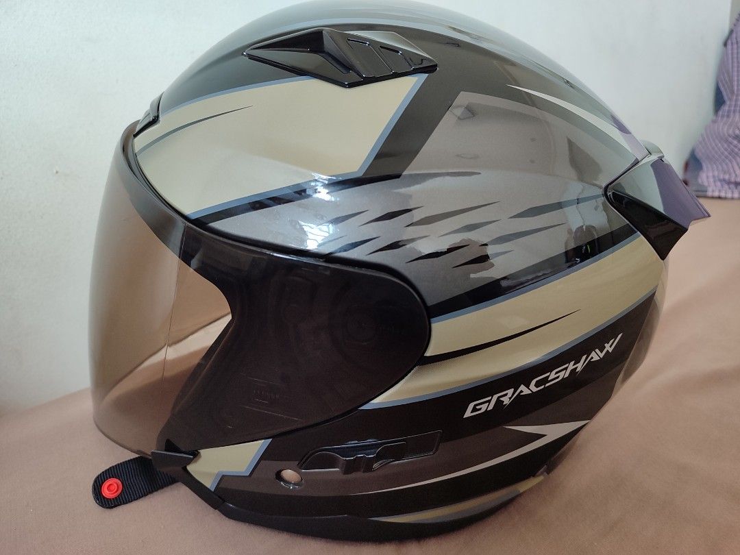 gracshaw helmet, Motorbikes on Carousell