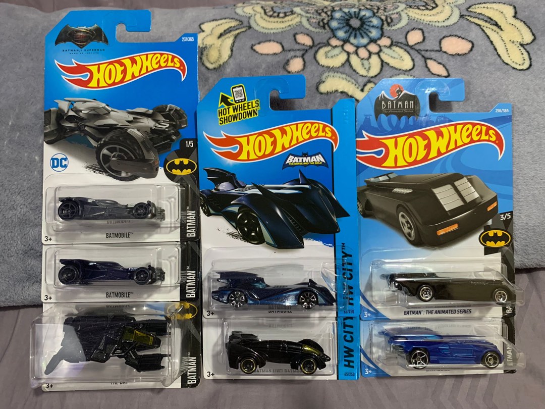 Hot Wheels Batman Batmobile (Grey) Batman Batmobile (Black) The Bat HW ...