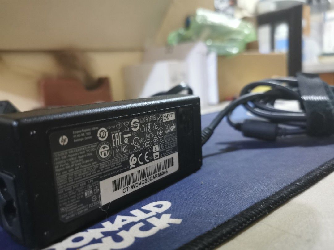 Hp 65w 19.5v 3.33a adaptor circle with pin, Computers & Tech, Laptops ...