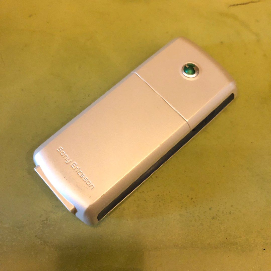 HP Jadul Sony Ericsson Kondisi Mati, Telepon Seluler & Tablet, Lainnya ...