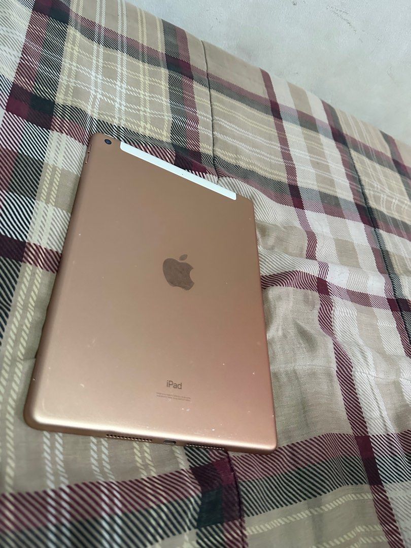 Ipad 7th generation 128gb with cellular on Carousell