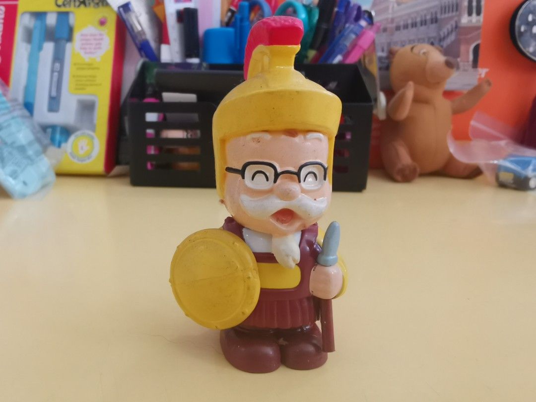 KFC Merchandise Collection Toys KFC Colonel Mini Figure Toys Table ...