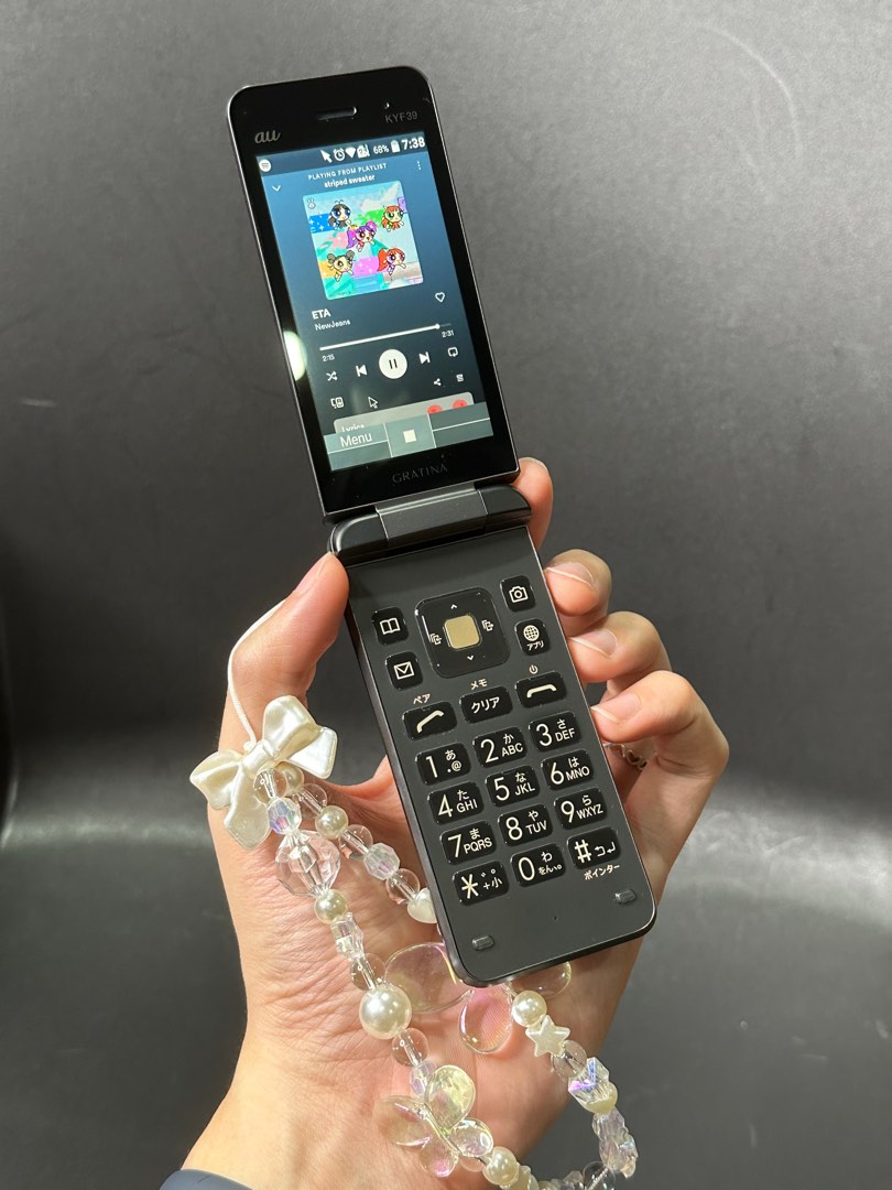 Kyocera Gratina KYF39 Keitai Flip Phone Docomo, Mobile Phones & Gadgets ...