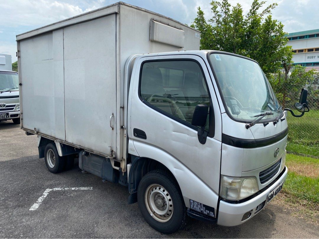 Lorry Rental 10ft Toyota Dyna Box Manual Diesel Commercial Truck Rent ...