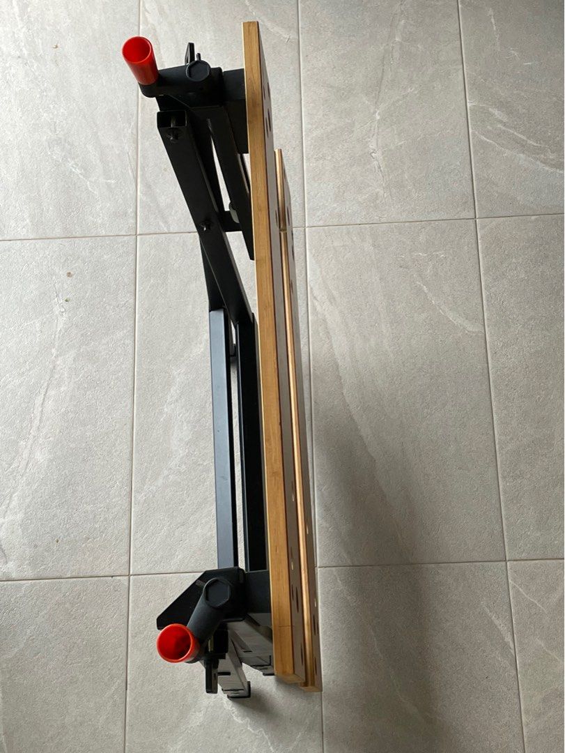 Makita RT0700C router and Black and Decker workmate 125 table work ...