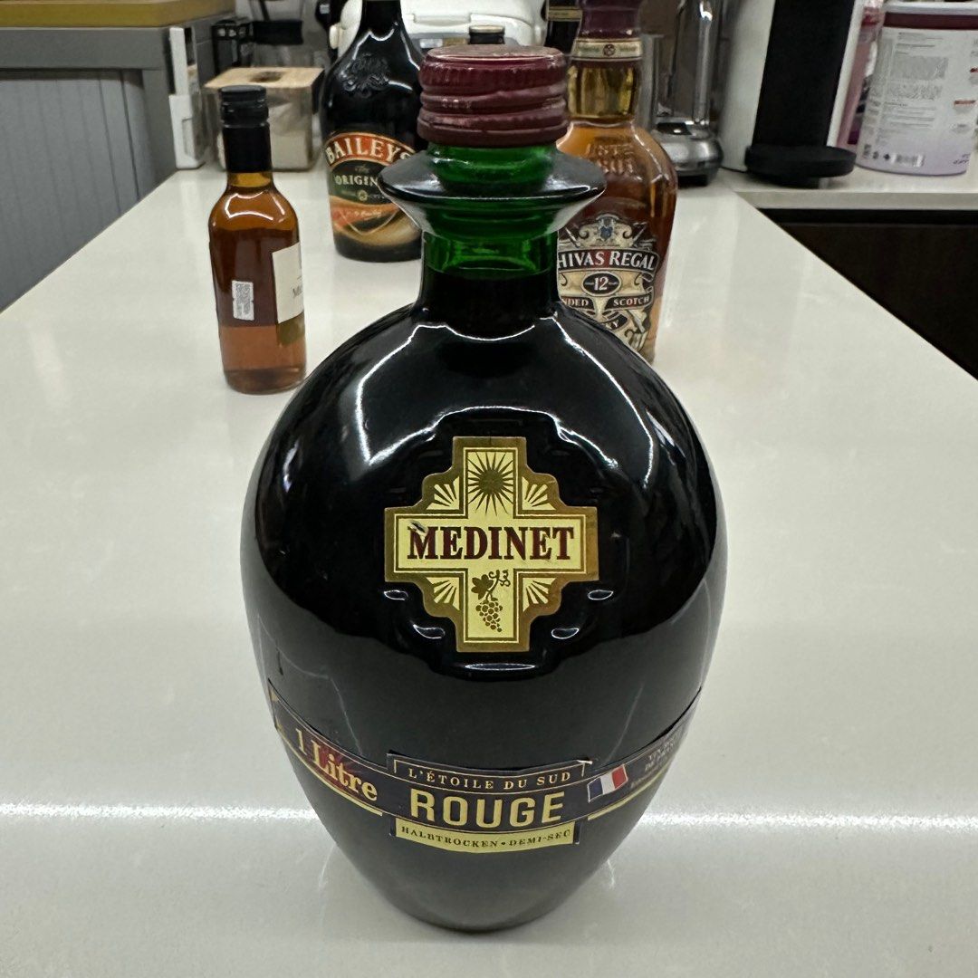 Medinet Rouge 1L Demi-sec Red Wine, Food & Drinks, Alcoholic Beverages ...
