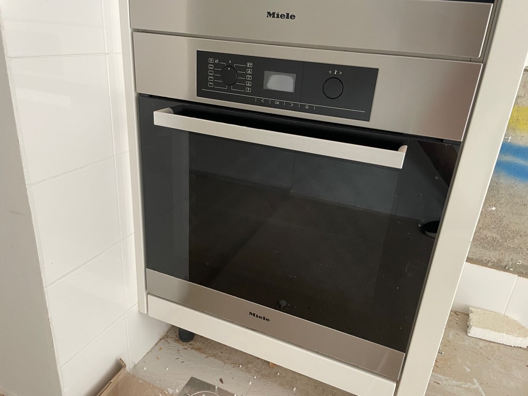 Miele H5240 built-in Oven, TV & Home Appliances, Kitchen Appliances, Ovens & Toasters on Carousell