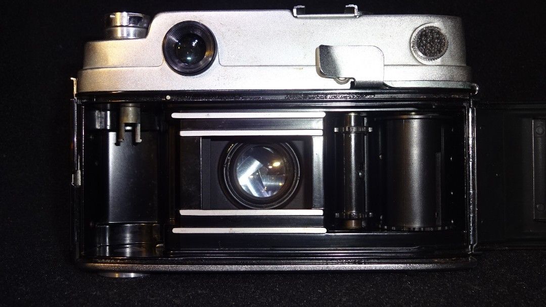 Minolta V3 film camera with Minolta Rokkor-PF 1:1.8 f=45mm lens ...