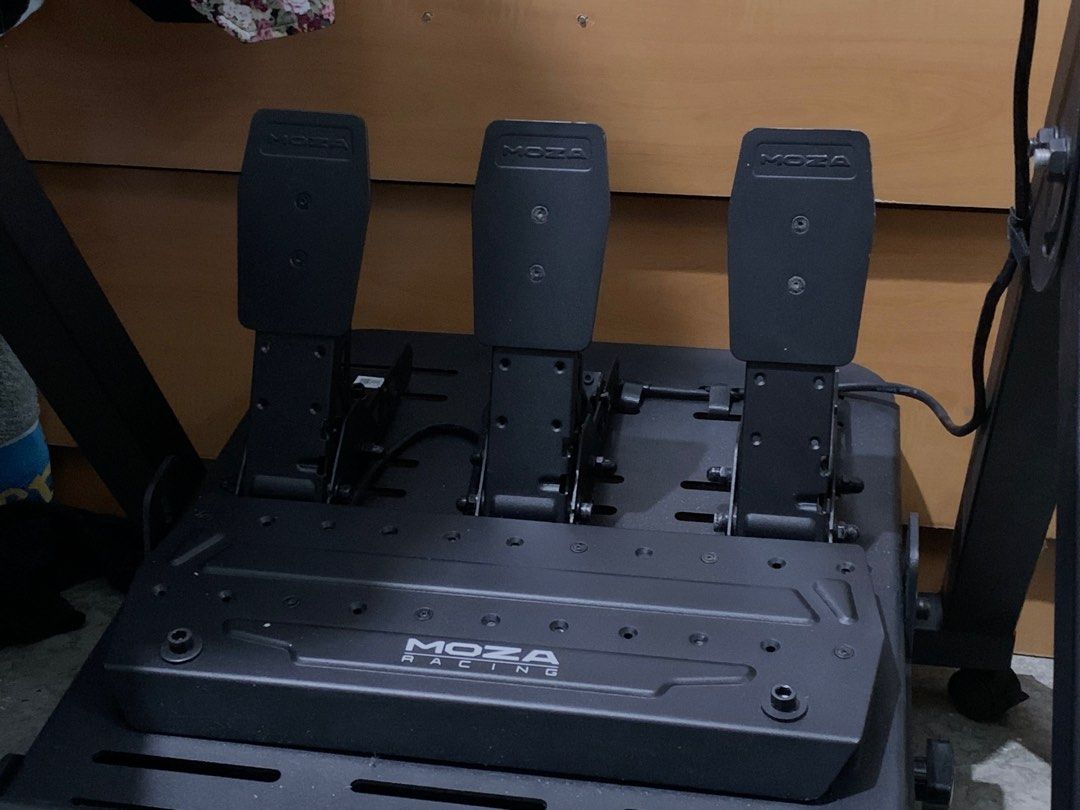 Moza R5 Bundle + Clutch and brake pedal mod, Video Gaming, Gaming ...