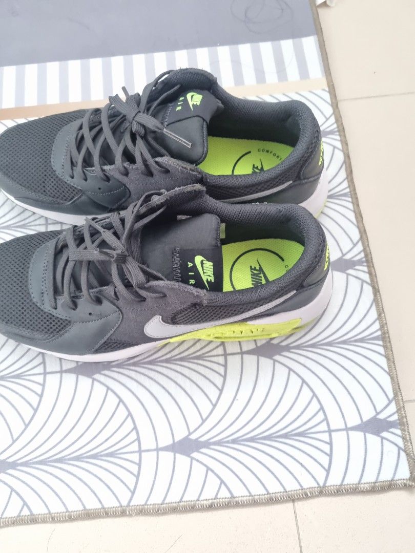 Nike shoe, Men's Fashion, Footwear, Sneakers on Carousell