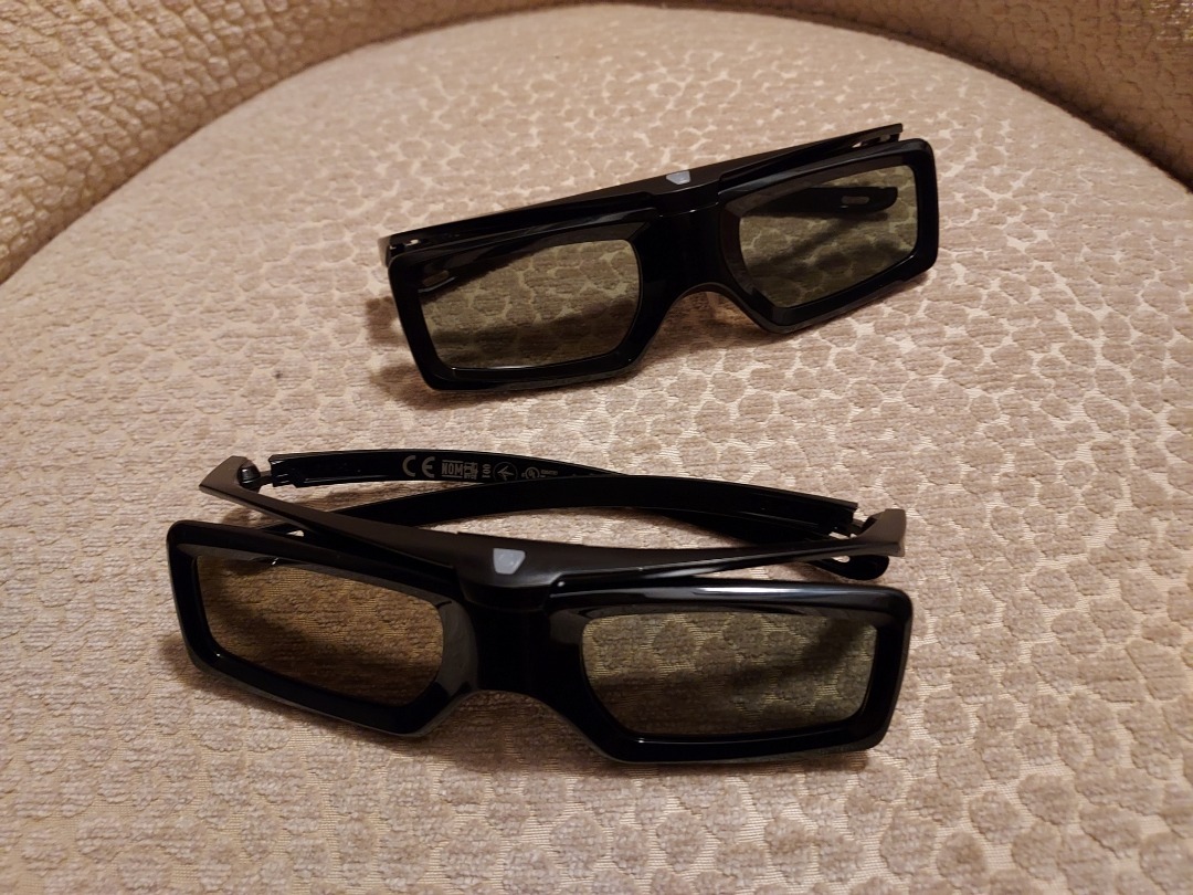 Pair of Sony BT400A 3D glasses for Sony TVs - free, TV & Home ...