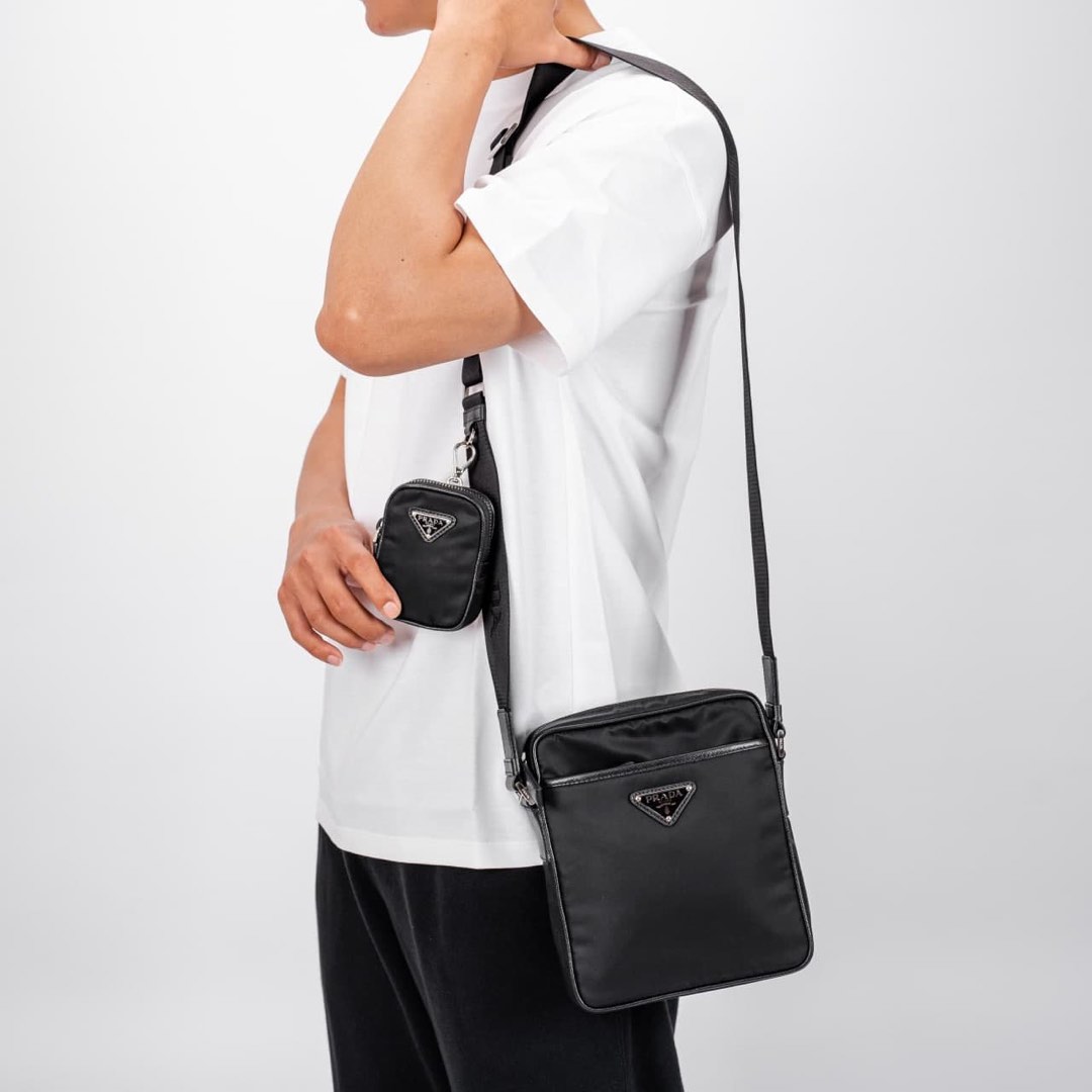 Prada, Fesyen Pria, Tas & Dompet , Tas Selempang di Carousell
