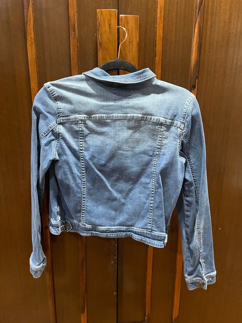 Preloved denim jacket on Carousell