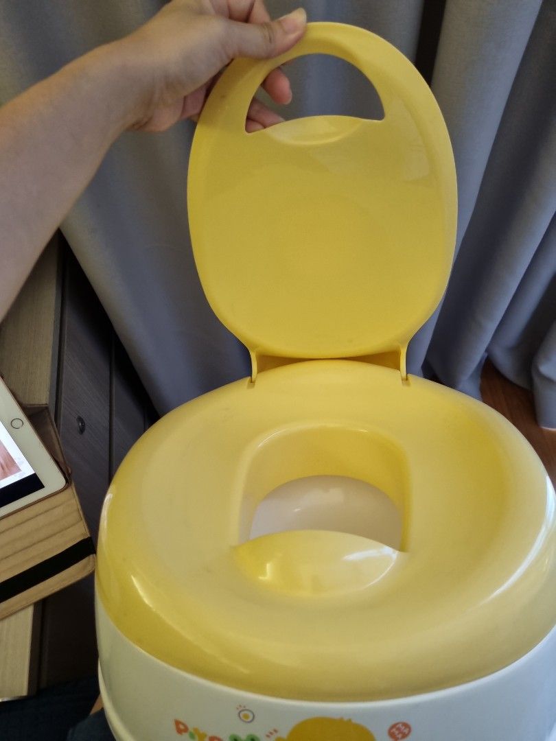 Pyo Pyo 3 in1 (Potty training), Babies & Kids, Bathing & Changing ...