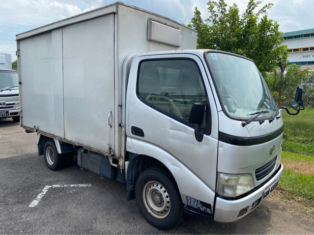 Rent Lorry 10ft Toyota Dyna Box Manual Diesel Commercial Truck Rental ...