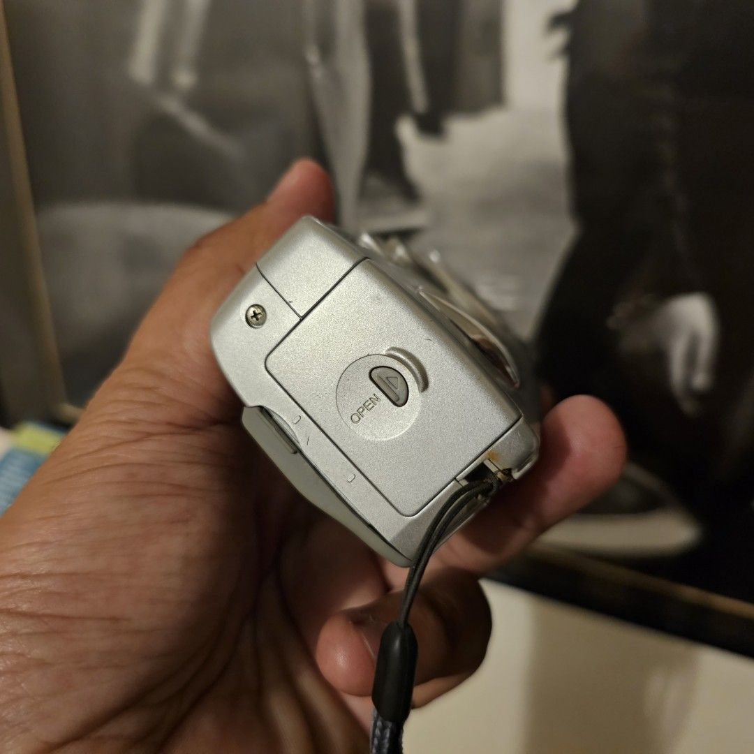Sony Cyber-shot DSC-P72 3.2 Megapixels, Photography, Cameras on Carousell