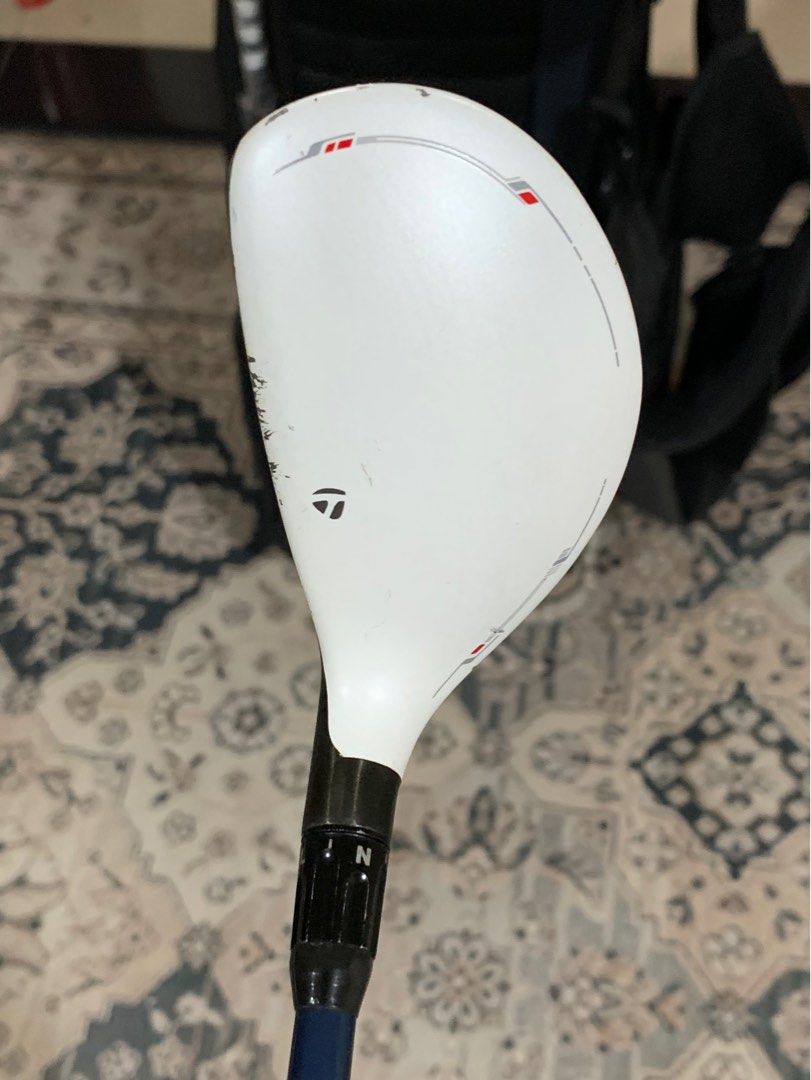 Taylormade rescue, Sports Equipment, Sports & Games, Golf on Carousell